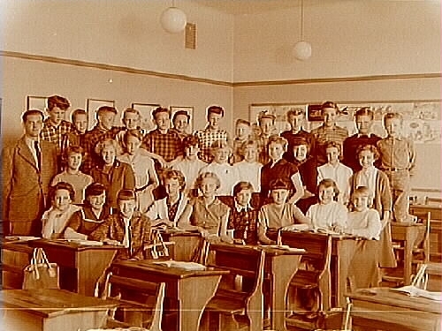 Engelbrektsskolan, klassrumsinteriör, 32 skolbarn med lärare Karl ...