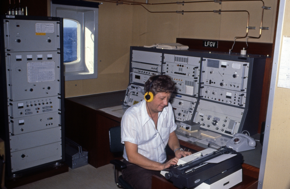 Gnisten i radiorommet på T/T ‘Wind Eagle’ (b. 1977, Kockums Varv, Malmø ...