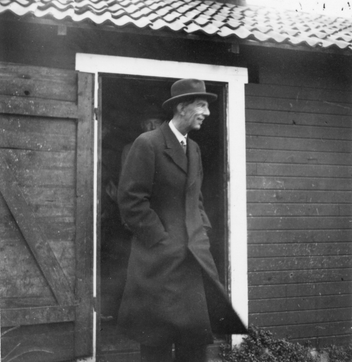 Prins Wilhelm besöker Utvalnäs i samband med sitt Gävlebesök 1938 ...