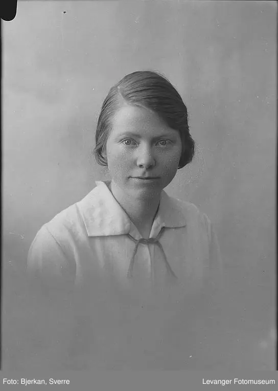 Portrett av Anne Marken - Levanger Fotomuseum / DigitaltMuseum