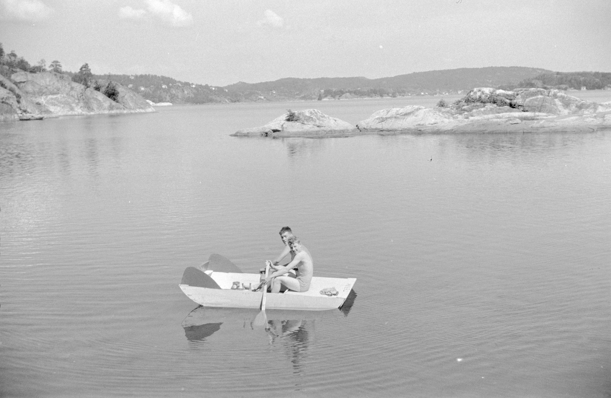 Sommerferie på Sørlandet med bilen "Clementine". Kragerø, Tor Pedersen ...