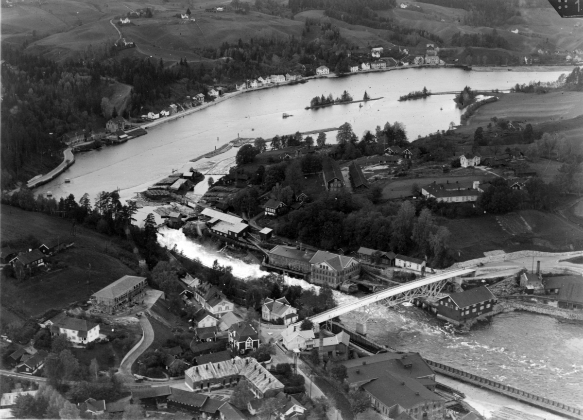 Flyfoto over Ulefoss. - Telemark Museum / DigitaltMuseum