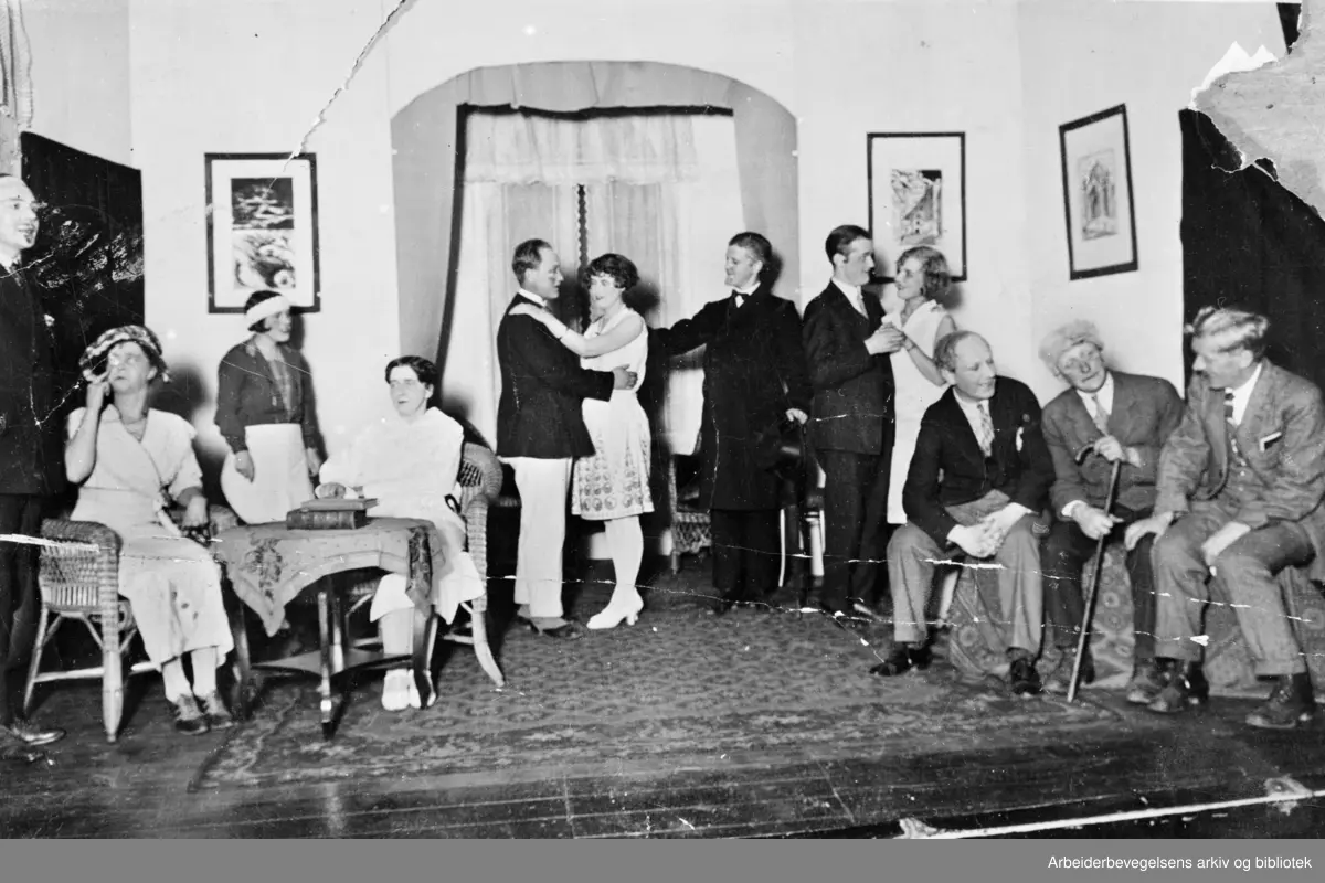 Oslo Arbeiderteater, Samfundsteatret fra en oppførelse i slutten av ...