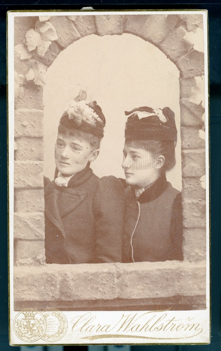 Kabinettsfotografi: "Fröknarna Falkengren och Nordenfalk", fullt ...