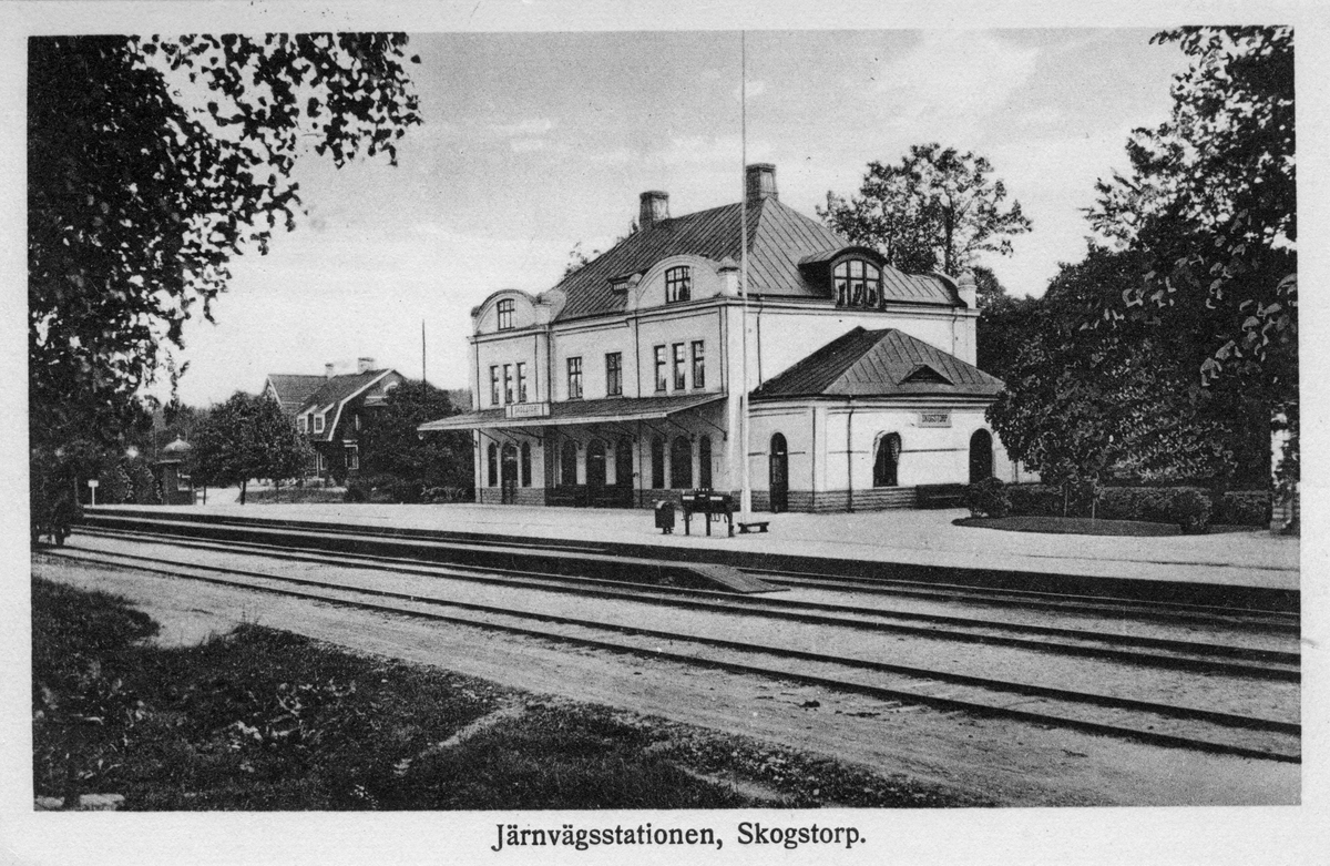 Järnvägsstation Skogstorp - Järnvägsmuseet / DigitaltMuseum