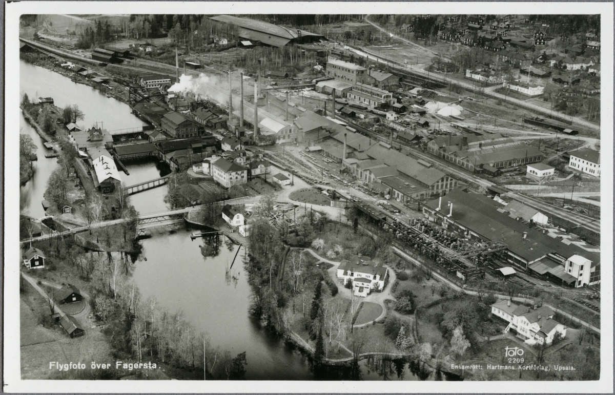 Flygfoto över Fagersta bruk. - Järnvägsmuseet / DigitaltMuseum