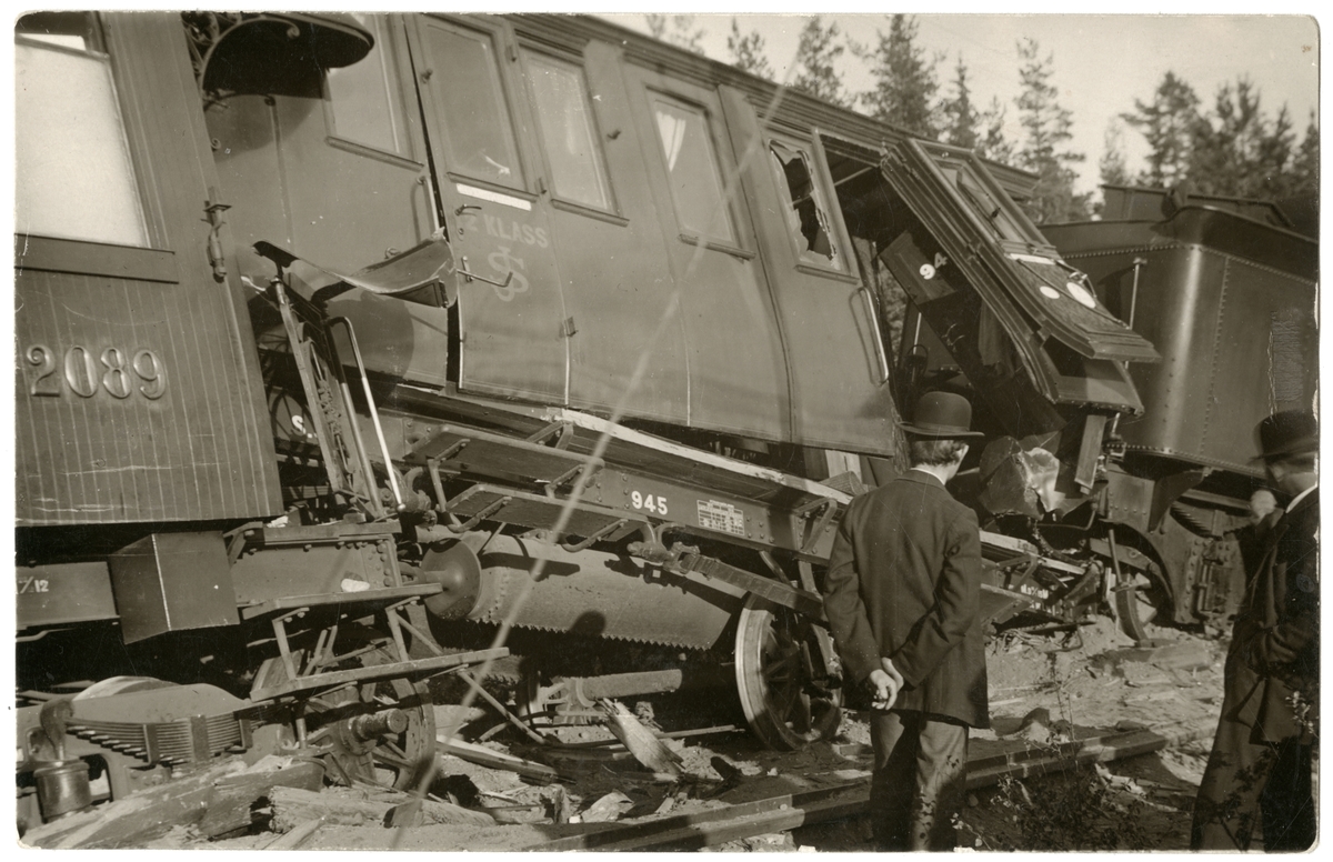 Tågolycka i Arvika maj 1916. Kd+Cc-lok. SJ B2-vagn (skyddsvagn) BCo ...