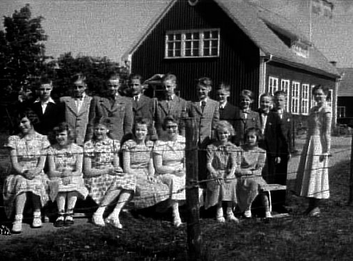 Skolkort från Flistads skola 1950. Stående fr.v: 1. Bengt Johansson 2 ...