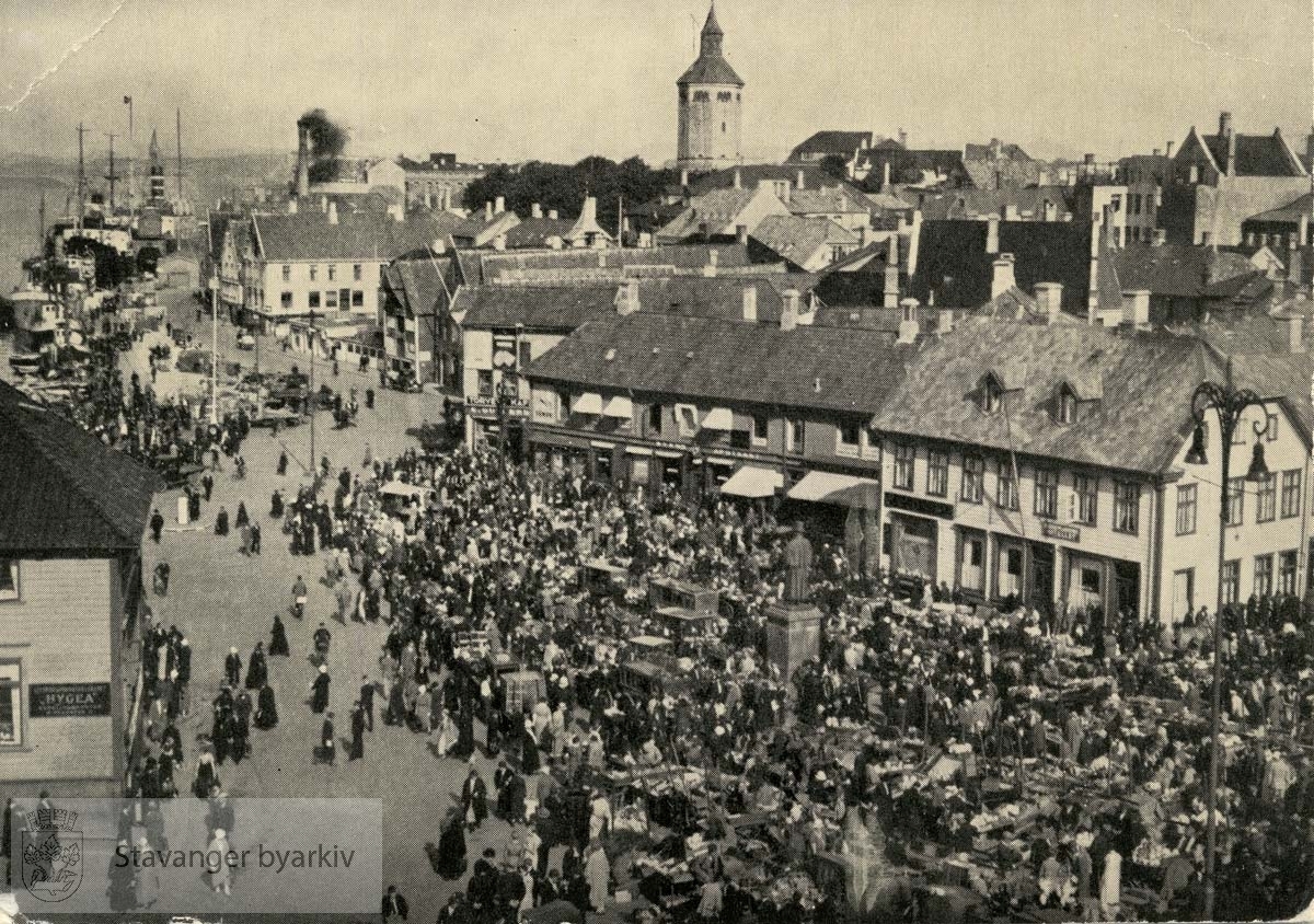Postkort med motiv fra Torget og Vågen - Stavanger byarkiv / DigitaltMuseum