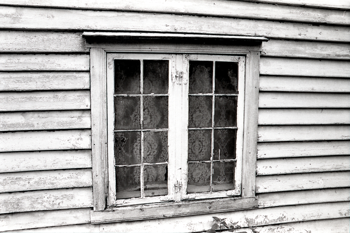 Våningshus, ved Stranda. Kalt skarprettarhuset. Det sto litt øst for ...