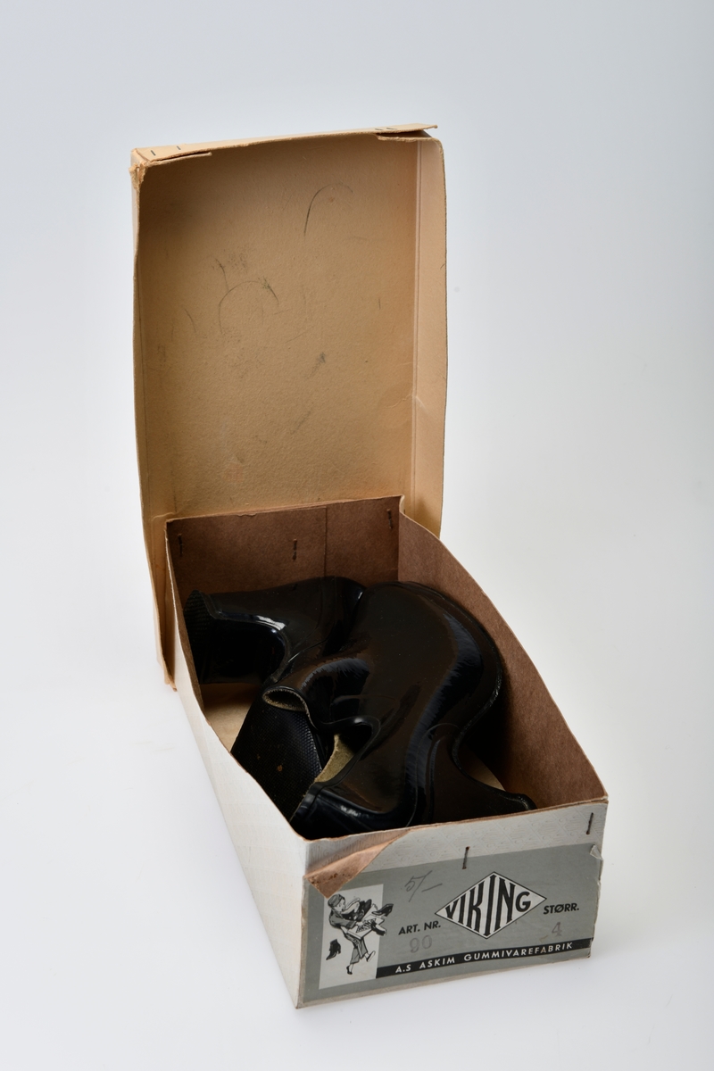 Kalosjer - Sverresborg Trøndelag Folkemuseum / DigitaltMuseum