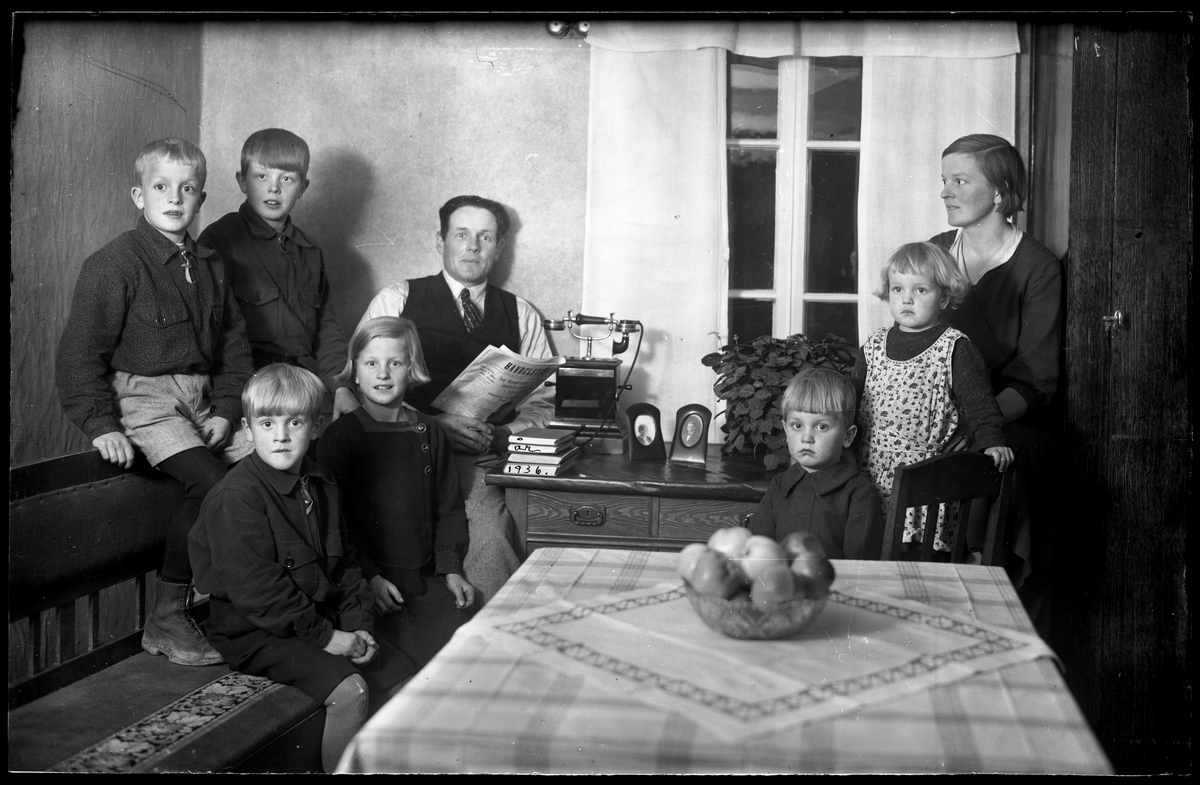 Familj Med Sex Barn Västergötlands Museum Digitaltmuseum
