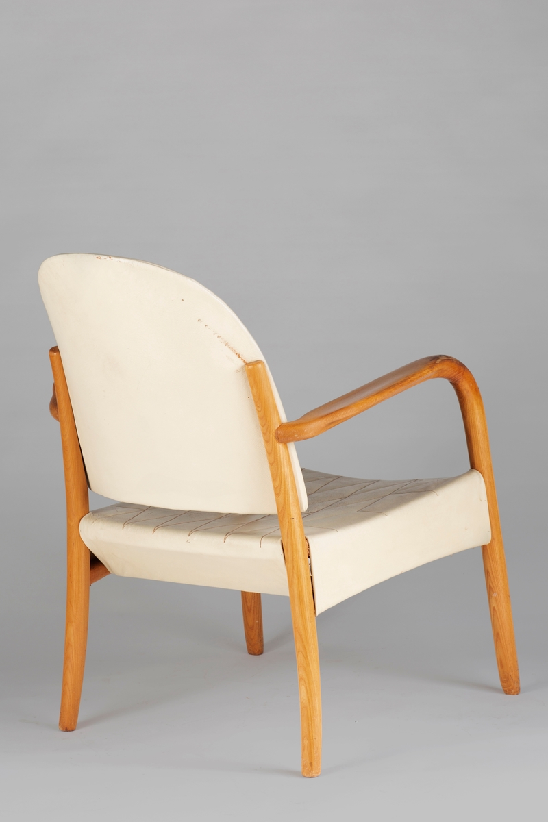Lenestol m/armlener - Nordenfjeldske Kunstindustrimuseum / DigitaltMuseum