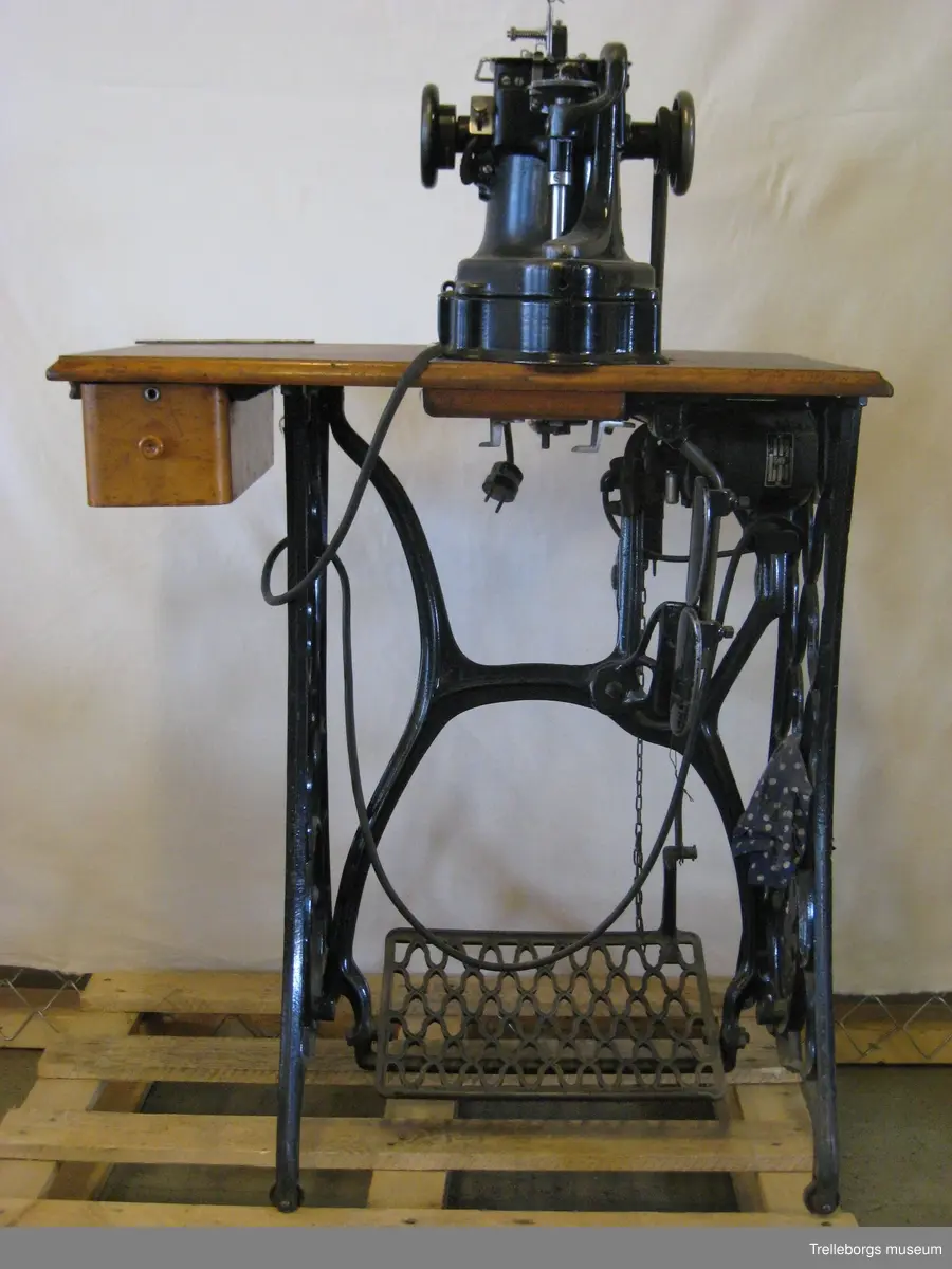 Symaskin - Trelleborgs museum / DigitaltMuseum