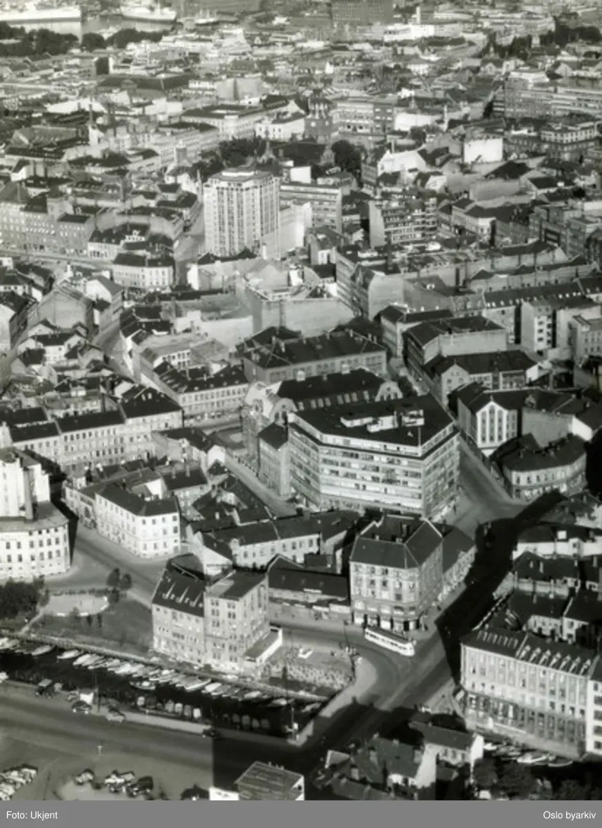 Flyfoto over Vaterland. - Oslo byarkiv / DigitaltMuseum