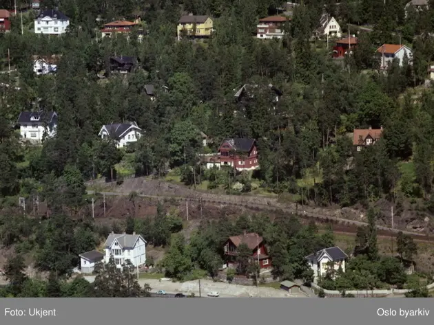 Mosseveien 180, 182, 184 i front, Nordstrand bad. Furubråtveien og ...