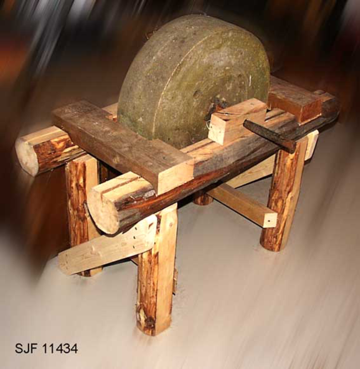 Slipestein - Anno Norsk skogmuseum / DigitaltMuseum