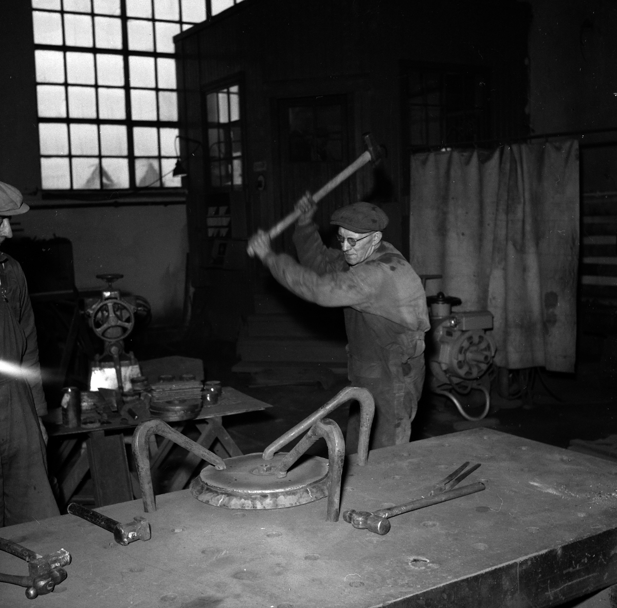 HAMAR JERNSTØPERI OG MEK. VERKSTED, HAM-JERN, INDUSTRIARBEIDER JON ...