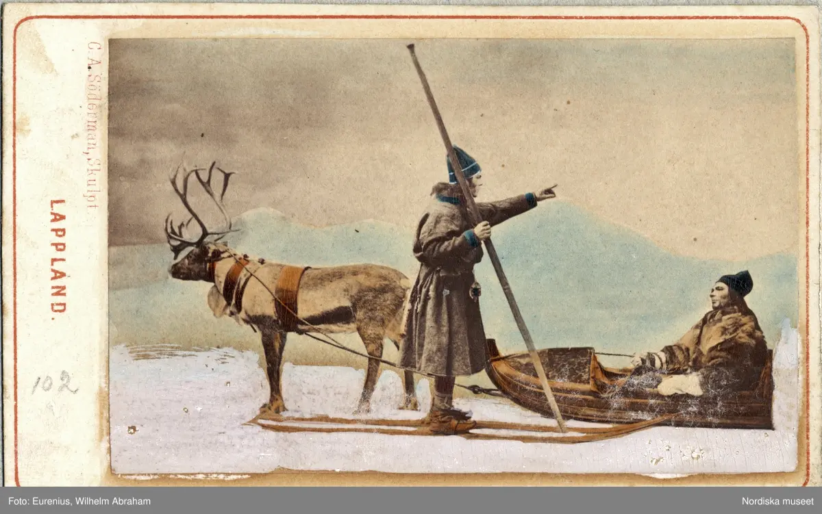 Dräktdockor skulpterade av C A Söderman föreställande två män i samiska ...