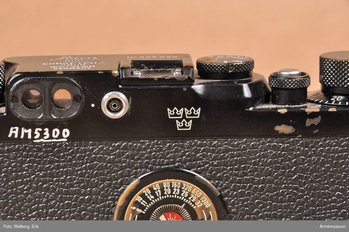 Kamera 151 Leica med bruksanvisning - Armémuseum / DigitaltMuseum
