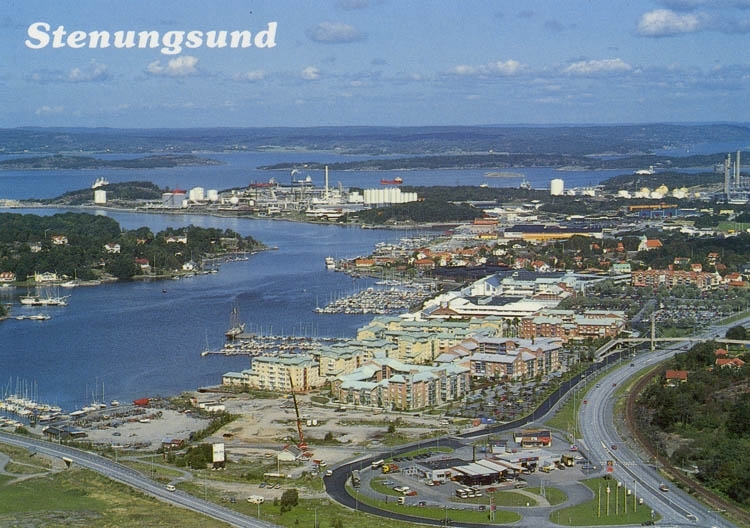 "Flygfoto. Stenungsund". - Bohusläns museum / DigitaltMuseum