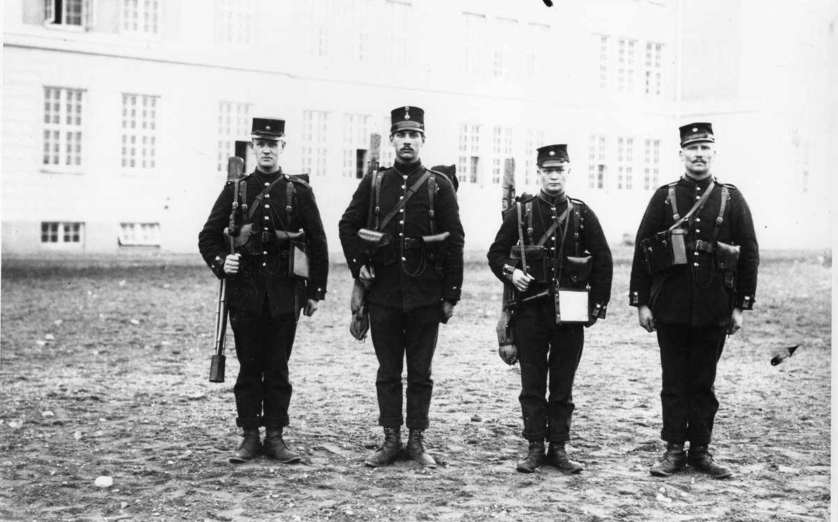 Södermanlands regemente I 10 signalavdelning. - Armémuseum / DigitaltMuseum