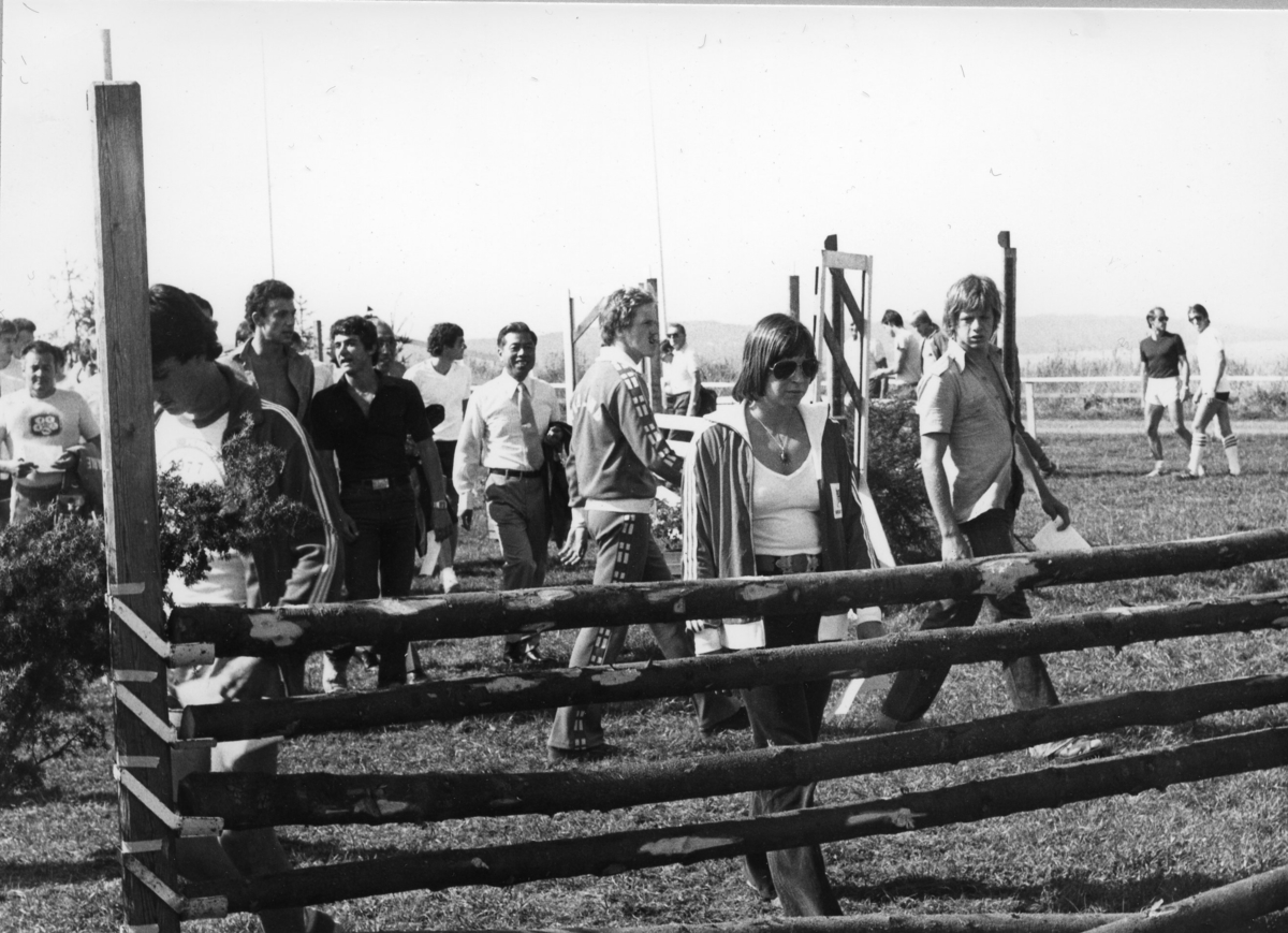 Modern Femkamp, VM, Jönköping. Vid hopphindren. - Miliseum / DigitaltMuseum