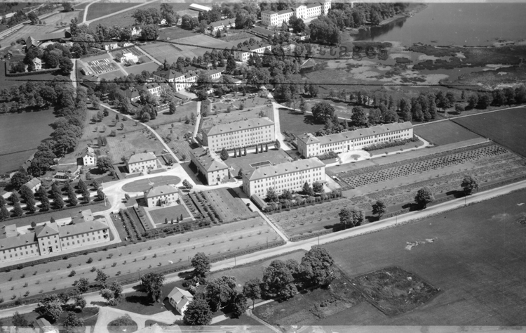 Vy över dåv. S:t Sigfrids sinnessjukhus, vid sjön Trummen ...