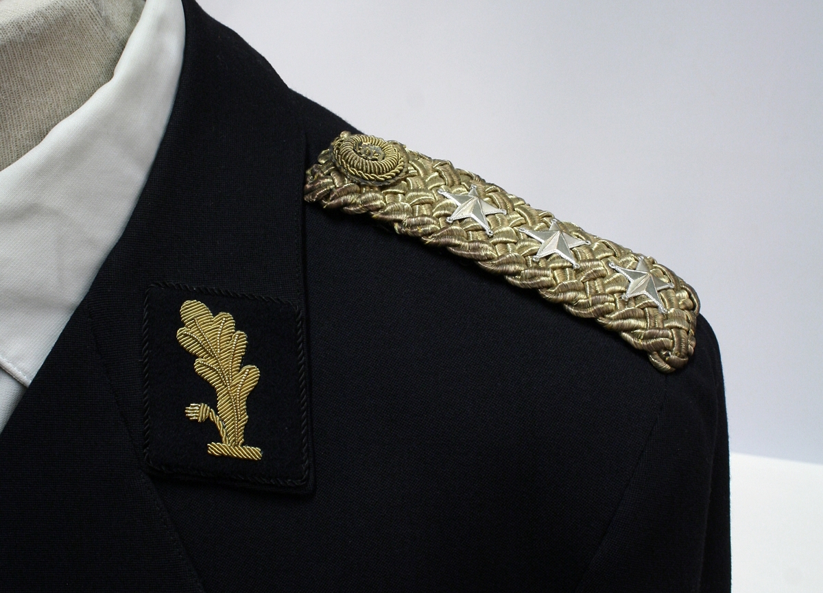 Politiuniform M/1963 - Justismuseet / DigitaltMuseum