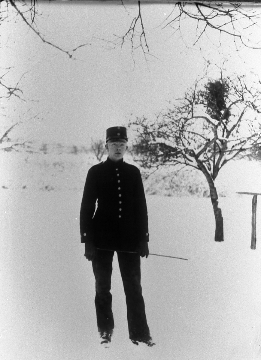 Ture Sköldbäck född 1896. Volontärtjänst i Falun 1913-16, Vänersborg ...