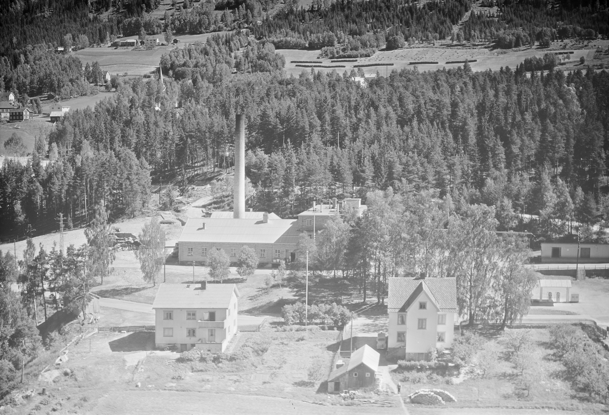 Tretten ysteri, Tretten med Kongsvegen 1576 og 1578 nærmest - Maihaugen ...