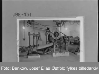 M. Peterson & Søn A/S, Moss. Fabrikkinteriør med maskiner. - Østfold ...