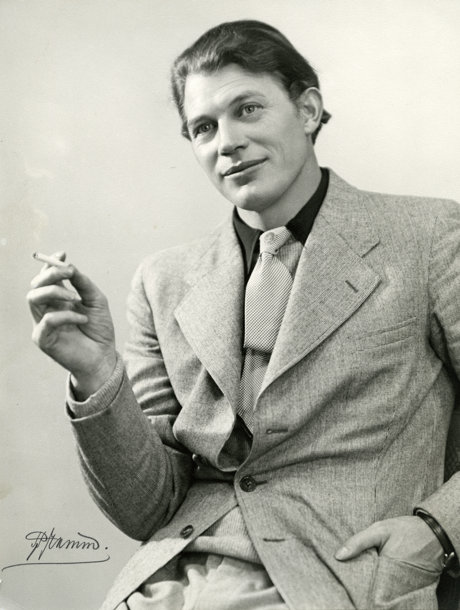 Porträtt av författaren Harry Martinson (1904–1978) - Nordiska museet ...