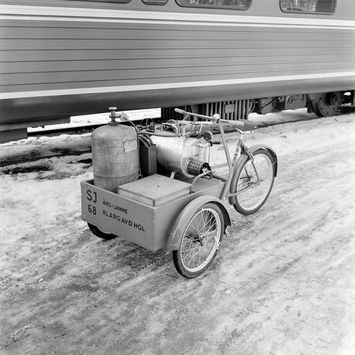 Transportcykel SJ 68 "Ång-Janne". SJ Yoa2A 125 "Närkingen ...