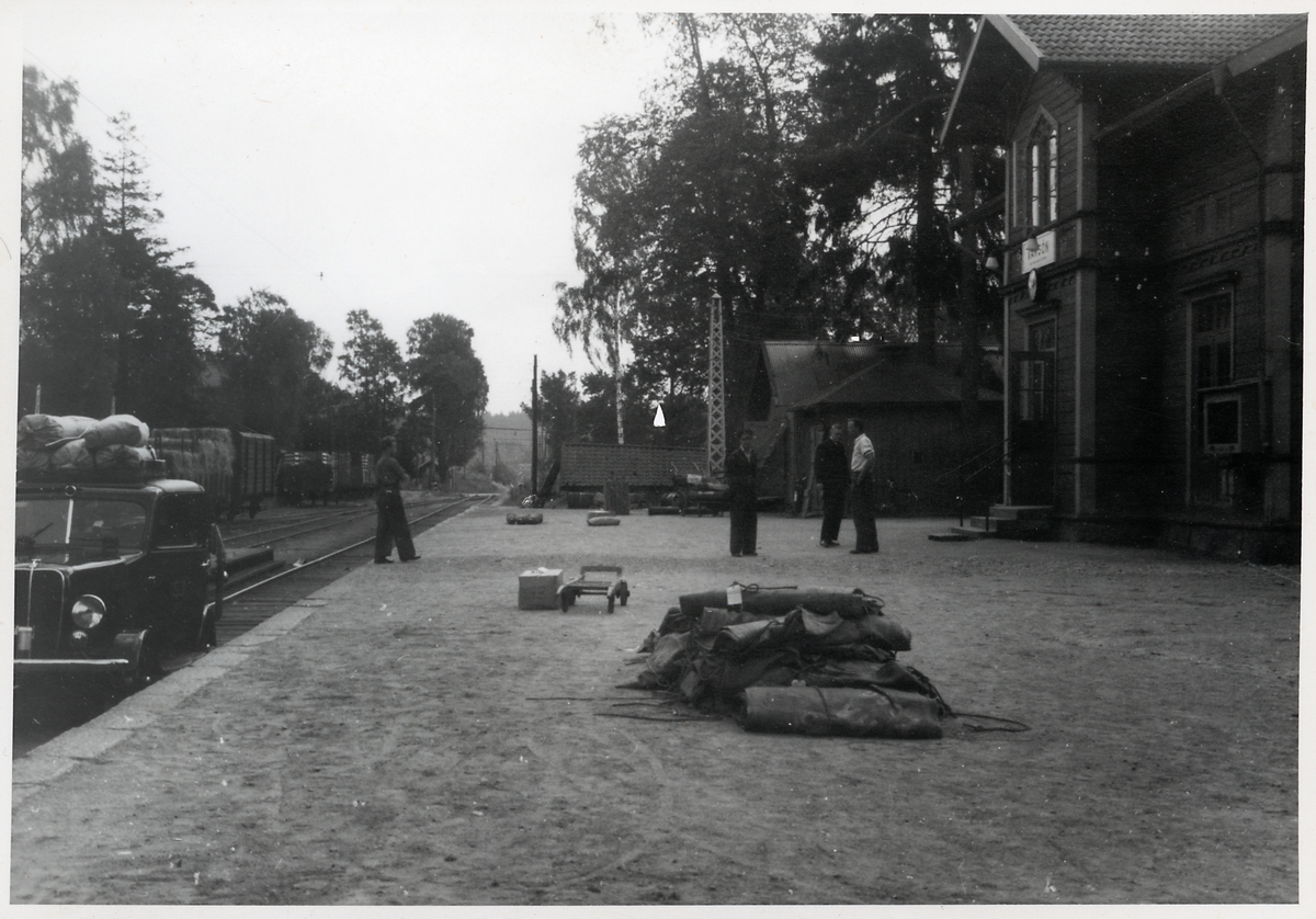 Vargön station, sett mot Herrljunga. - Järnvägsmuseet / DigitaltMuseum