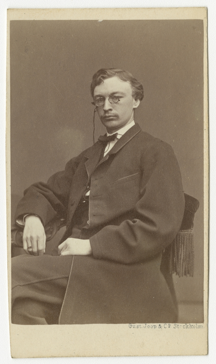 Porträtt av Johan Albert Amundson, officer vid Väg- och ...