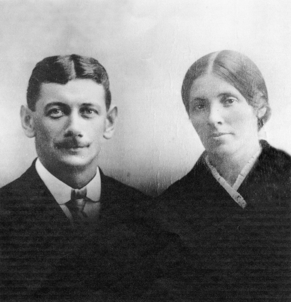 Brudeparet Anna Skåre og Karl Olaf Andersson - Kraftmuseet / DigitaltMuseum