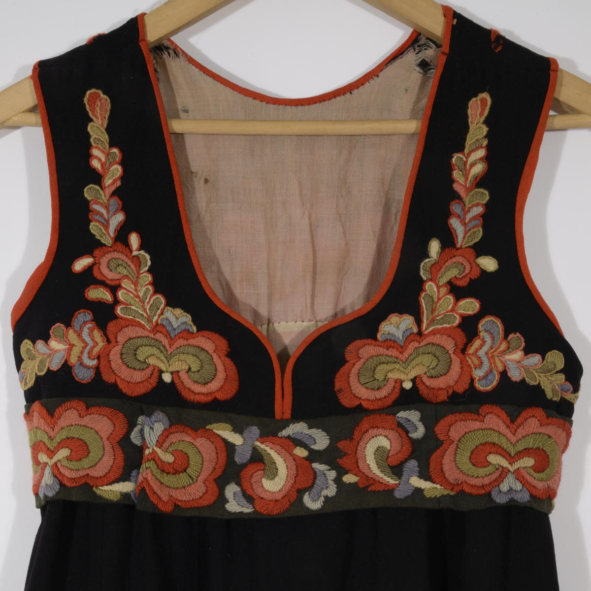 Hulda og bunad - Asker museum