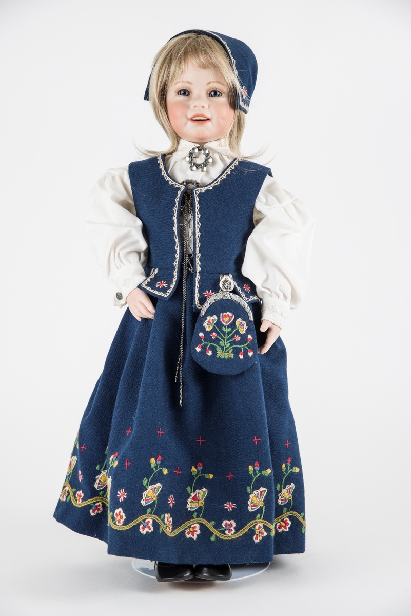 Dukke - Valdres Folkemuseum / DigitaltMuseum