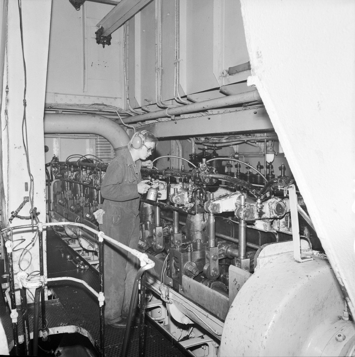Provtur med isbrytaren Ymer (varvet runt) - Marinmuseum / DigitaltMuseum