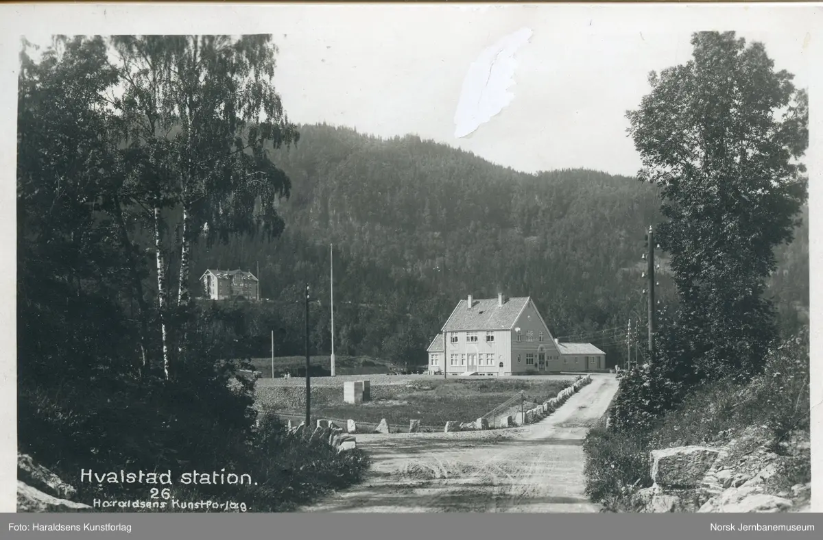Hvalstad stasjon, oppført 1915 - Norsk Jernbanemuseum / DigitaltMuseum