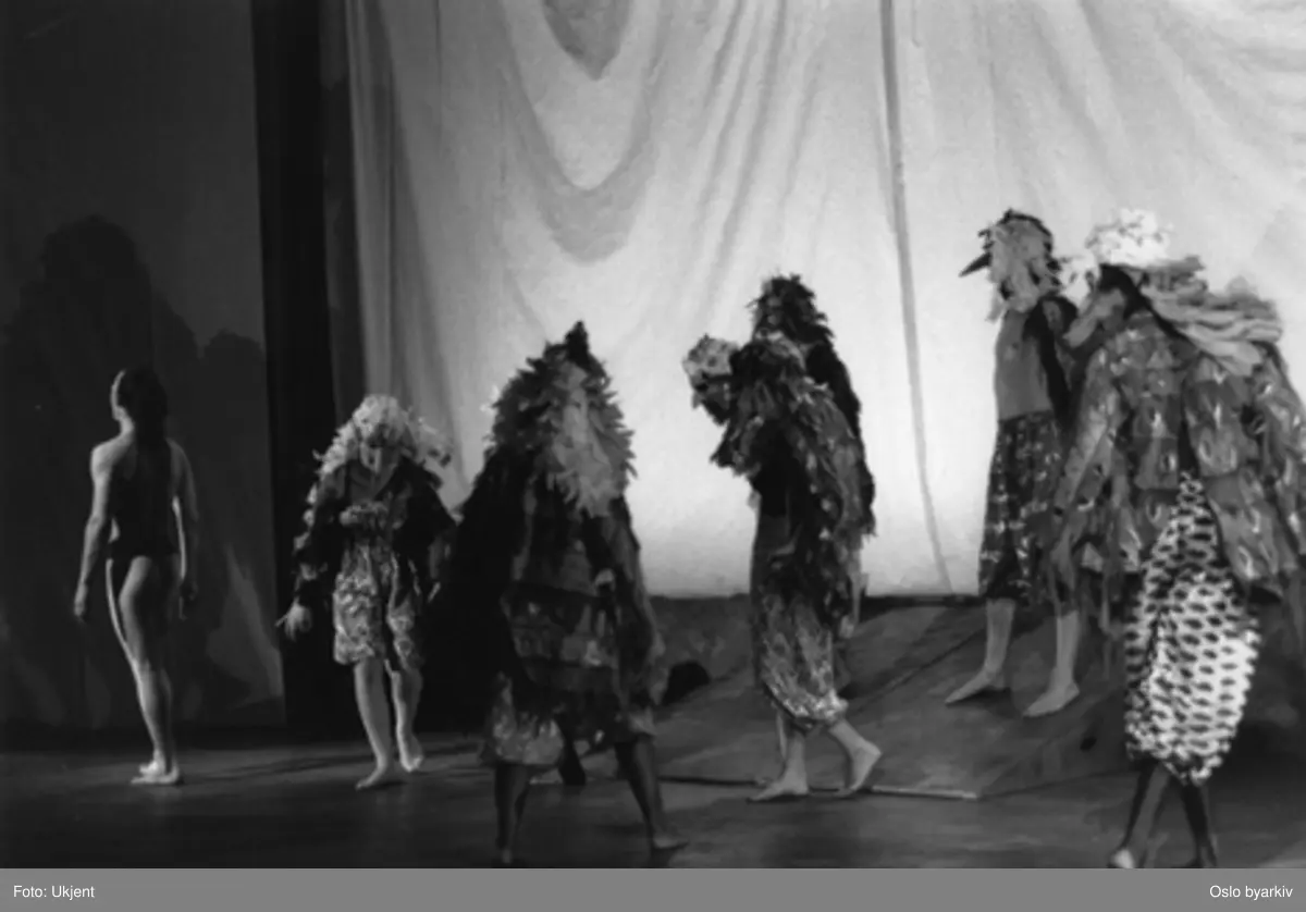 "Da fuglene kunne snakke", teaterforestilling av Jean-Claude Carriere ...