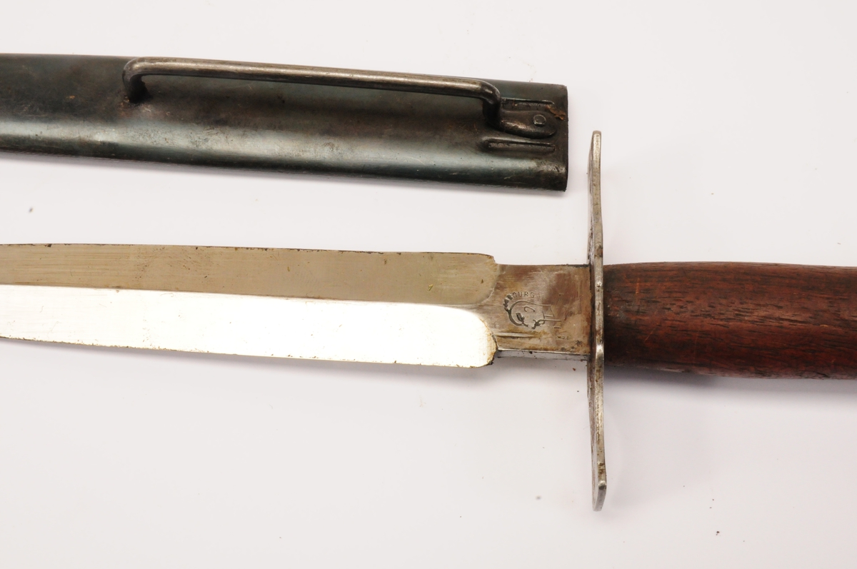 Kampkniv Hevner Mle 1916 - Forsvarets museer / DigitaltMuseum