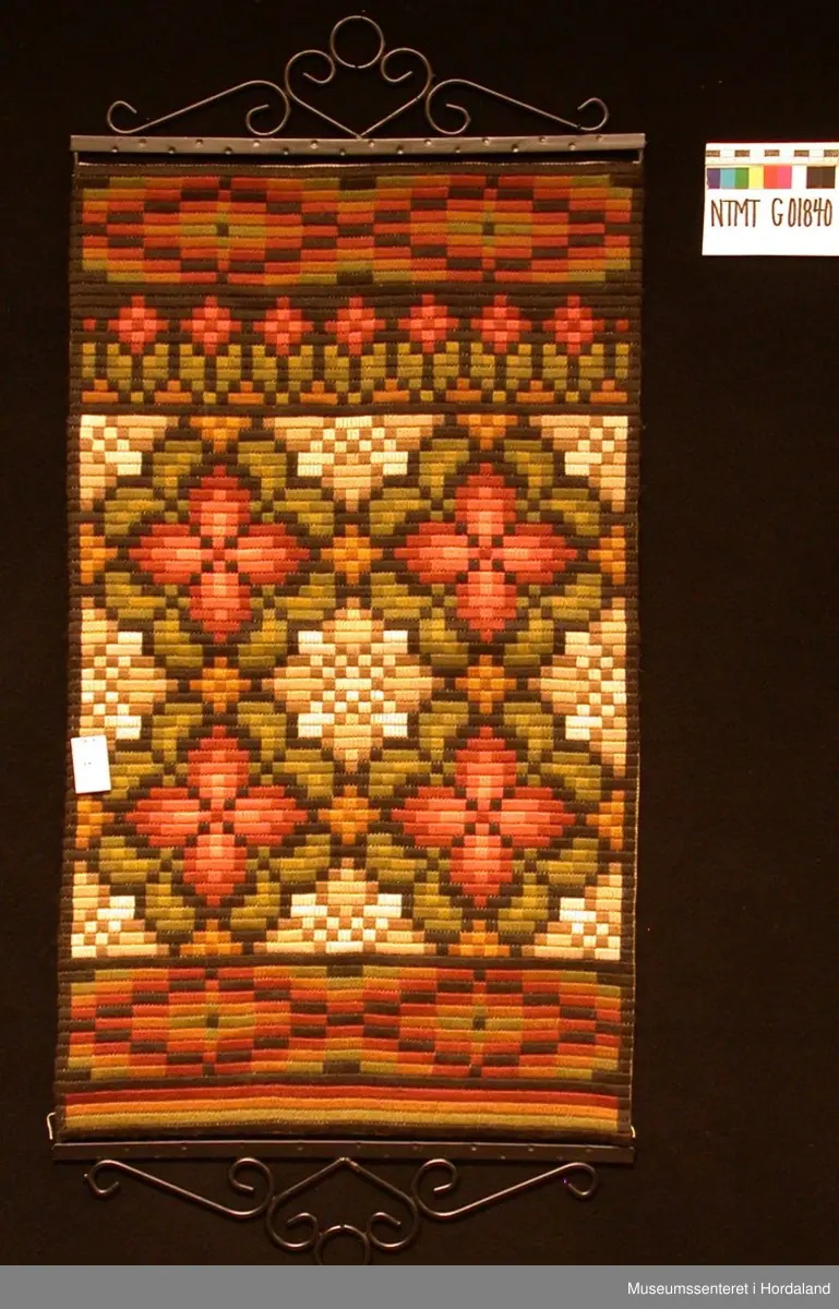 Broderi - Museumssenteret i Hordaland / DigitaltMuseum