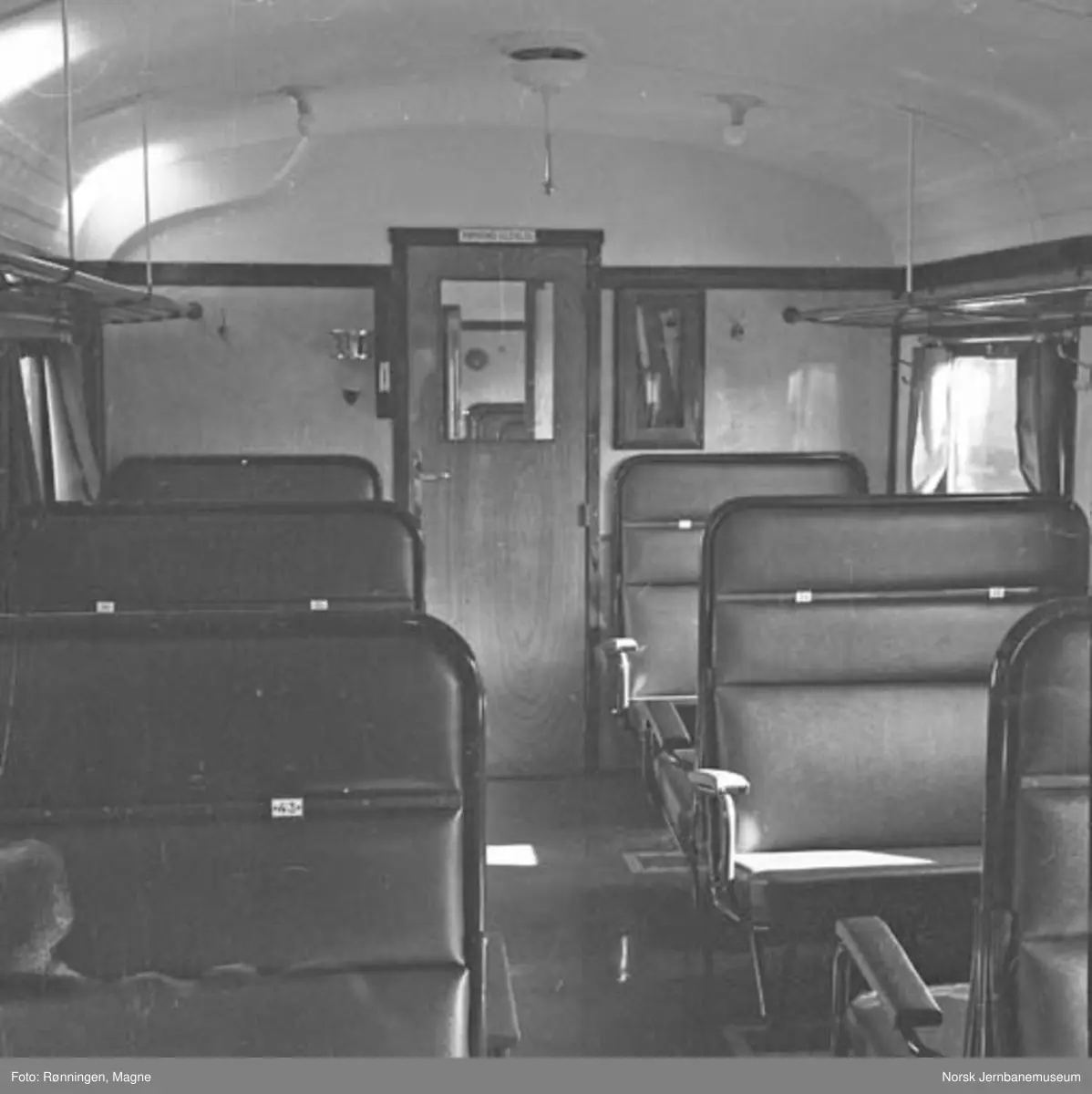 Ny motorvogn type 68A nr.02 - Norsk Jernbanemuseum / DigitaltMuseum