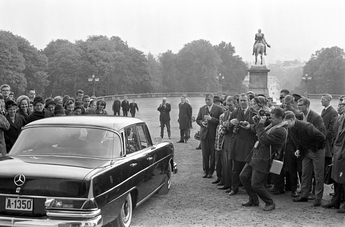 Serie. Regjeringsskifte med Per Borten som ny statsminister, foran ...