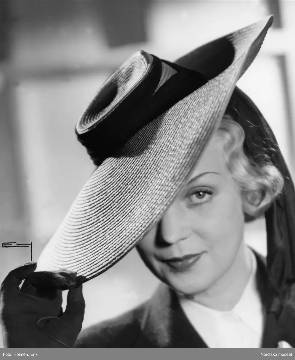 Stråhatt med stort brätte. Nordiska Kompaniet. - Nordiska museet ...