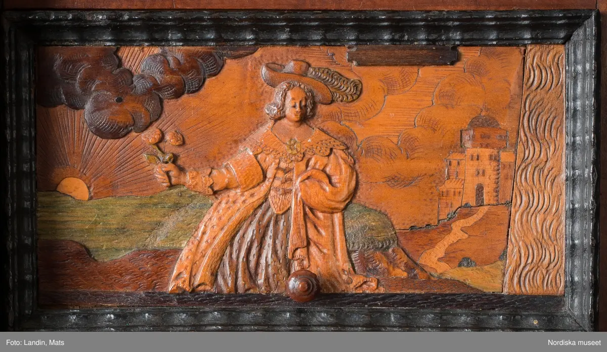 Skåp, kabinettskåp, trä; två dörrar; blindträ furu, fanér svartbetsat ...