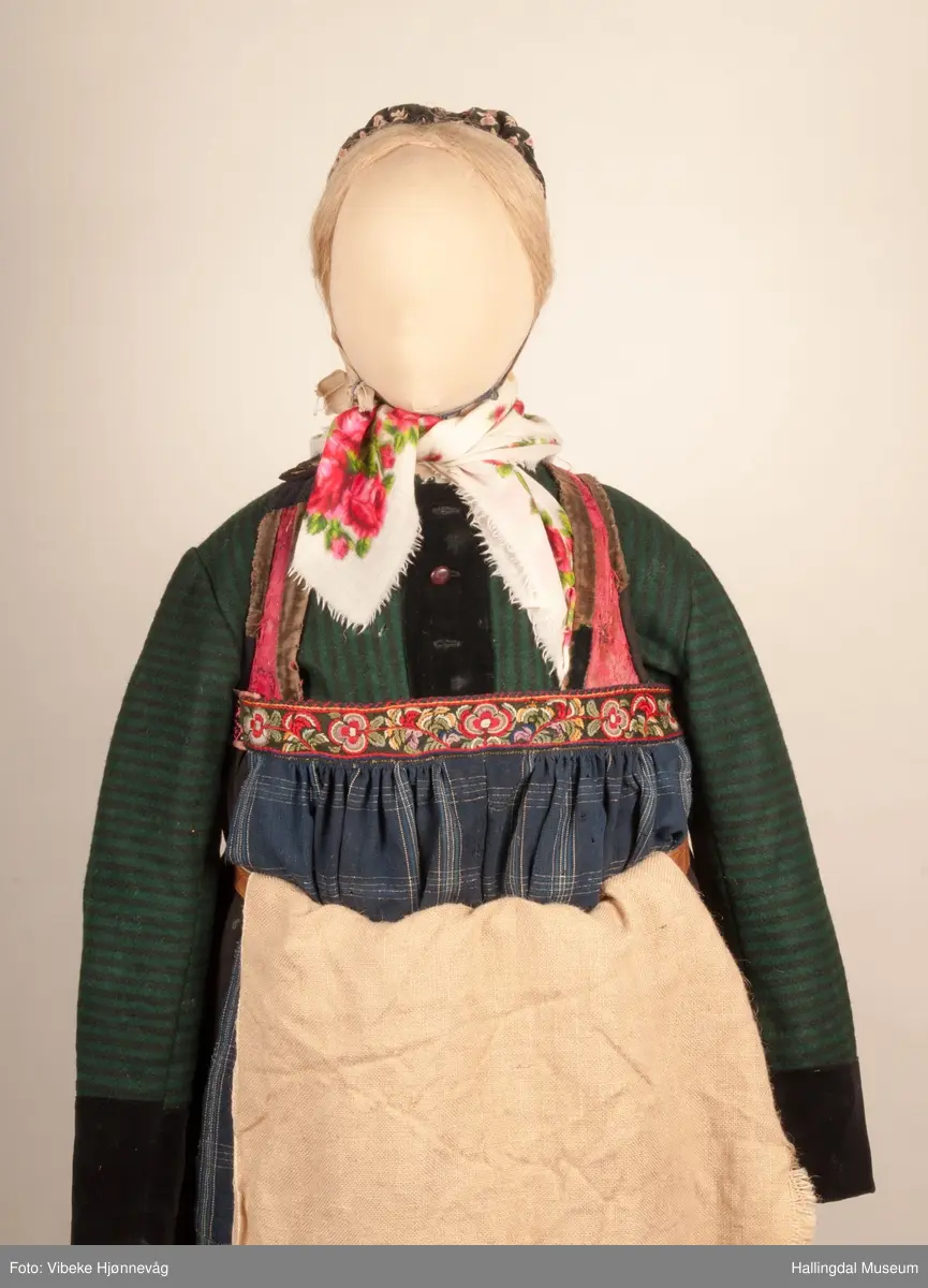 Bunad - Hallingdal Museum / DigitaltMuseum