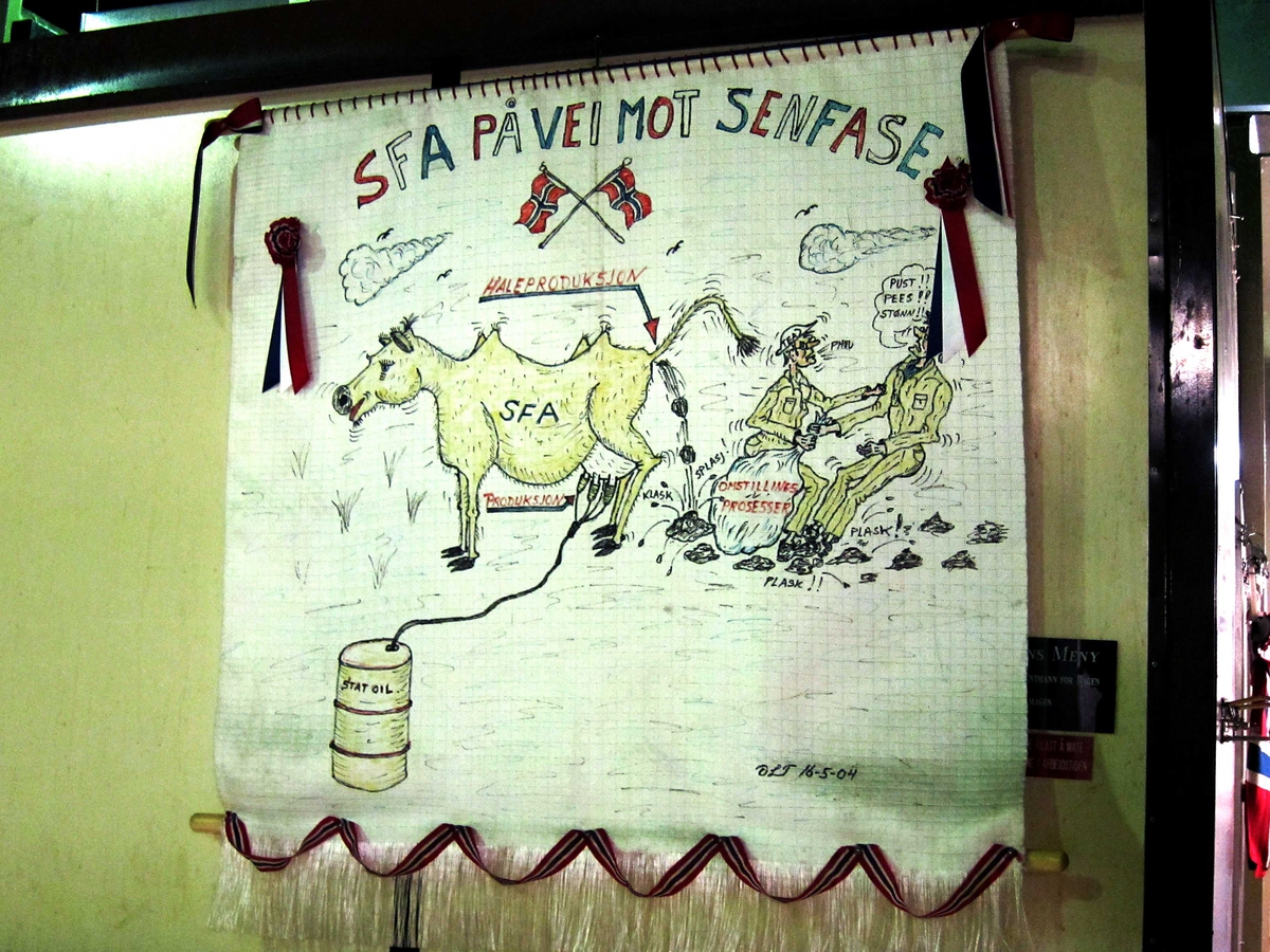 Selvlaget 17.mai fane med morsom tegning og tekst, som markerer ...